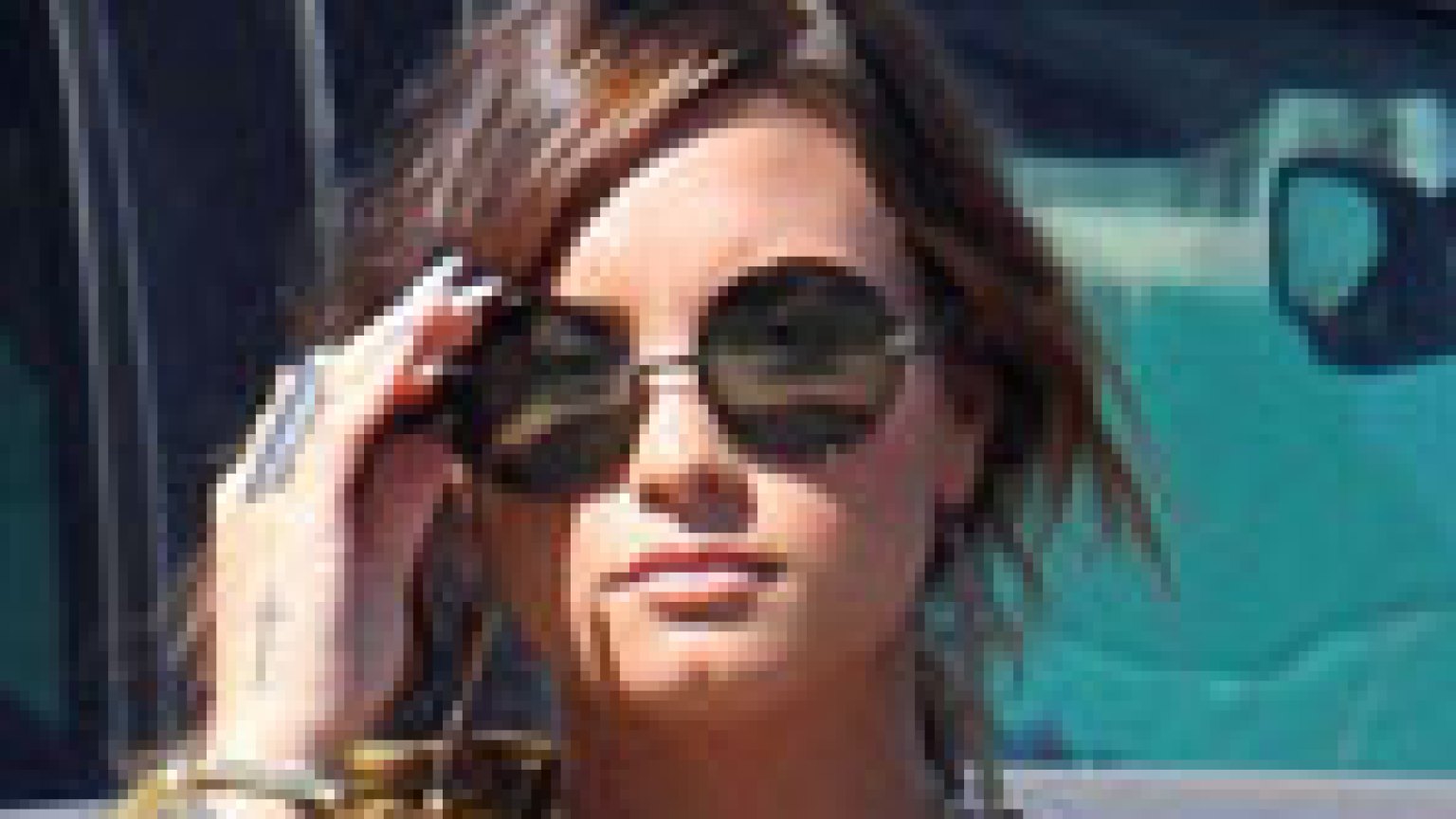 Demi Lovato Smoking Cigarettes – Good Role Model? – Hollywood Life