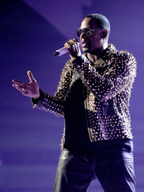 [PICS] BET Awards Arrivals: 2013 Red Carpet — Chris Brown & More ...