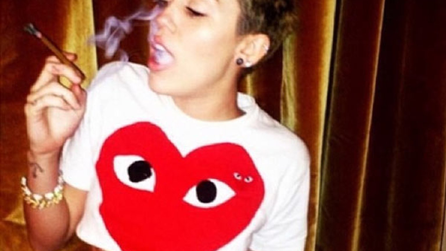 Miley Cyrus On Weed Vs Alcohol — Why She Likes Smoking More Than ...