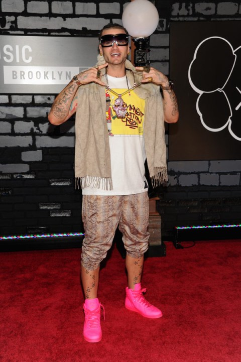 [PICS] MTV Video Music Awards Red Carpet Photos — Selena Gomez & More ...