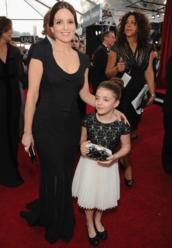 Tina Fey’s Daughter At SAG Awards: Red Carpet Buddy Alice Zenobiah Richmond – Hollywood Life