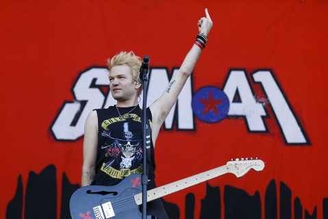 [PHOTOS] Deryck Whibley Pics — Sum 41 Lead Singer Hospitalized ...