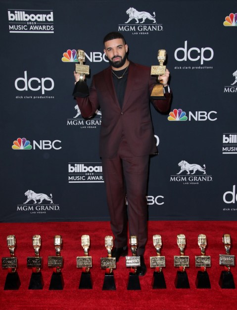 Drake: Pics of the Rapper – Hollywood Life