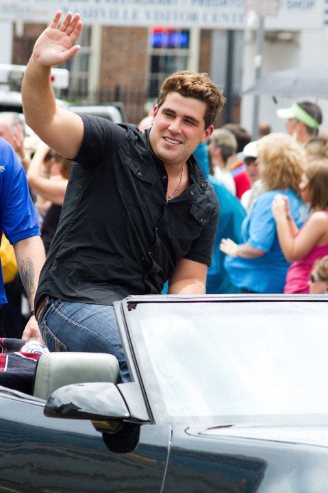 [PICS] Josh Gracin – Hollywood Life