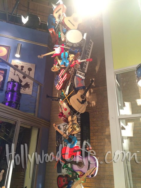 [PHOTOS] ‘Austin & Ally’ — Pics From The Set – Hollywood Life