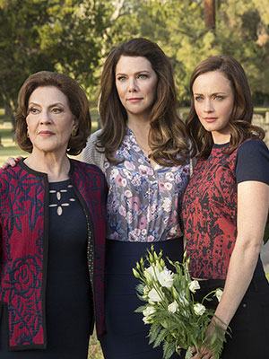 ‘Gilmore Girls’: Photos From The Hit Show – Hollywood Life