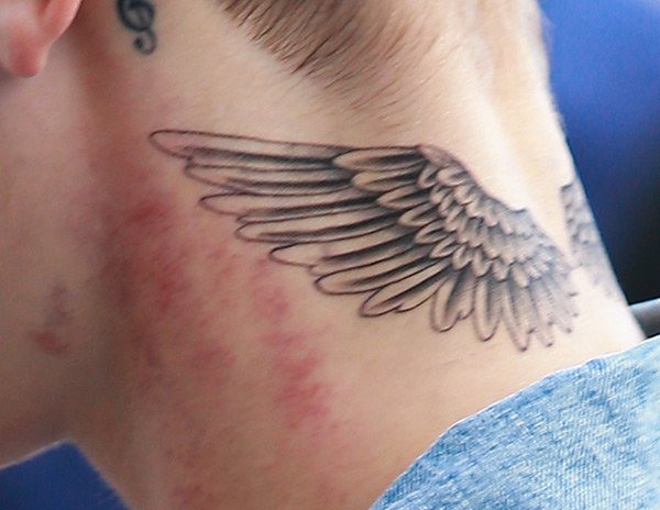 [PIC] Justin Bieber Has Hickeys? Singer Explains Red Marks On Neck ...