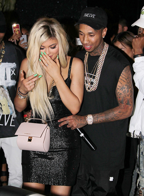 [PICS] Kylie Jenner Fans Attacked Tyga For Texting Teen Model, Molly O ...