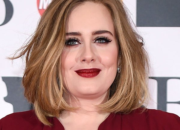 Adele’s Brit Awards Hair & Makeup — Thick Eyeliner & Red Lips ...