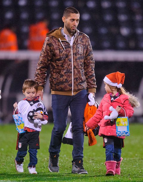 [PHOTOS] Clint Dempsey — USA’s Soccer Hero – Hollywood Life