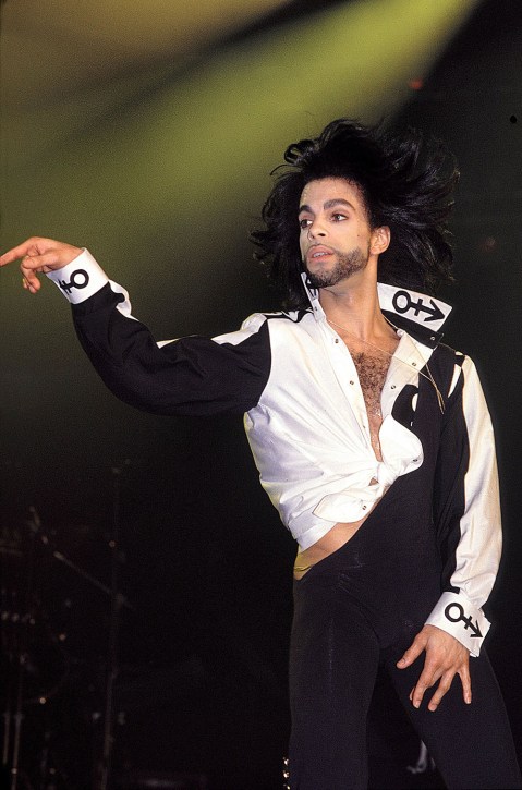 [PICS] Prince’S Style — See The Late Legend’s Most Iconic Outfits ...
