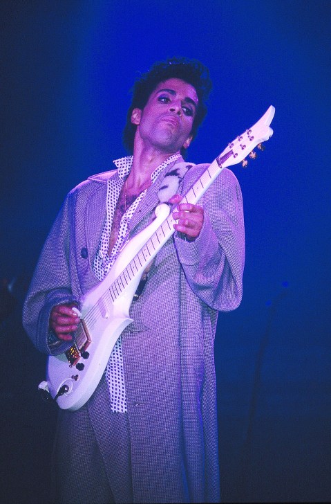 [PICS] Prince’S Style — See The Late Legend’s Most Iconic Outfits ...