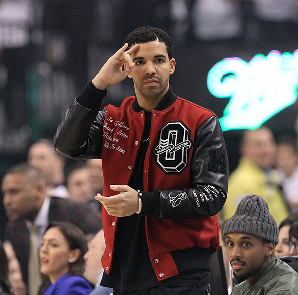 [PHOTOS] Drake Cheering On Toronto Raptors — See Pics – Hollywood Life