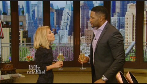 [PICS] Kelly Ripa & Michael Strahan’s Last Episode Together — See ‘Live ...