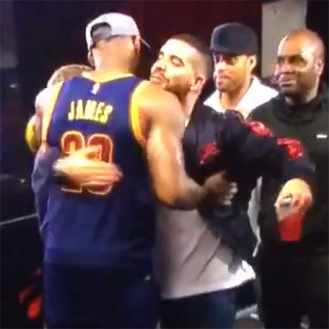 [PHOTOS] Drake Cheering On Toronto Raptors — See Pics – Hollywood Life