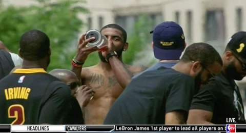 [PHOTOS] LeBron James Cavs Parade: Pics Of Cleveland Cavaliers Star ...