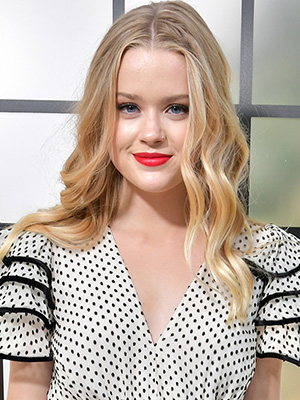 Ava Elizabeth Phillippe Pictures: See Reese Witherspoon’s Daughter ...