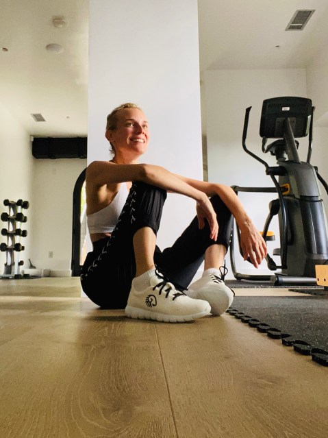 Celebs Working Out: Pics of Stars Exercising – Hollywood Life