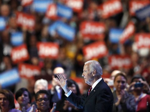 [PHOTOS] 2016 Democratic National Convention: Pics From The DNC ...