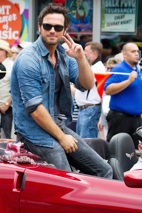 Chuck Wicks: Photos Of The Country Singer & Radio Host – Hollywood Life