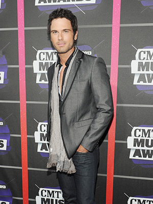 Chuck Wicks: Photos Of The Country Singer & Radio Host – Hollywood Life