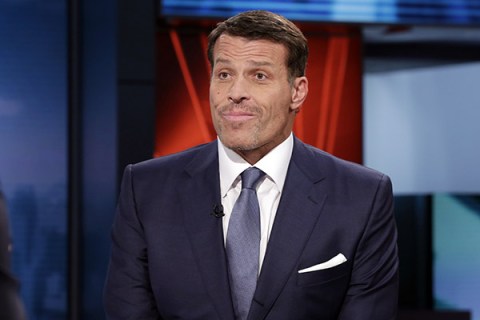 Tony Robbins Pictures: See Photos Of The Lifestyle Coach – Hollywood Life