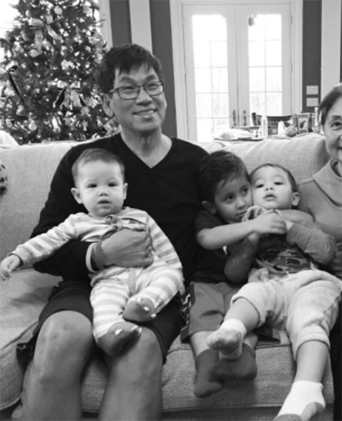 [PICS] David Dao: Photos Of Man Violently Pulled From United Airlines ...