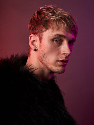 Machine Gun Kelly: See Photos Of The Rapper – Hollywood Life