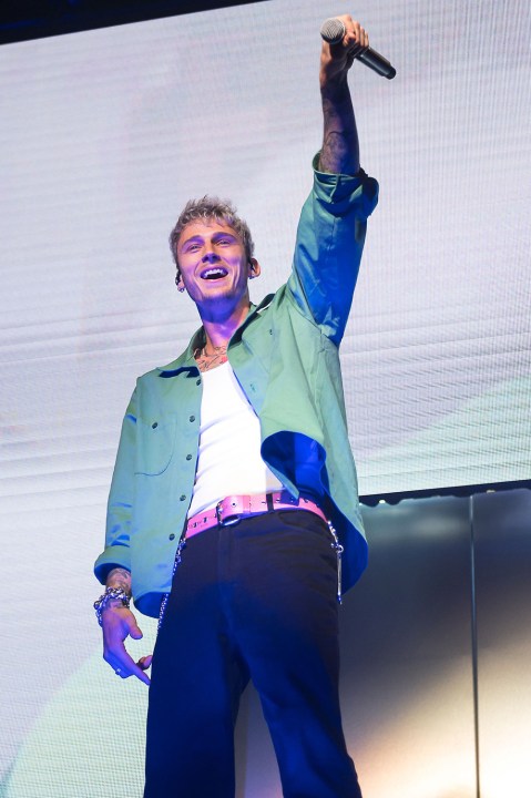 Machine Gun Kelly: See Photos Of The Rapper – Hollywood Life