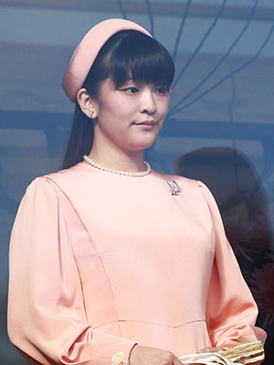 Princess Mako: Photos Of The Former Japanese Royal – Hollywood Life