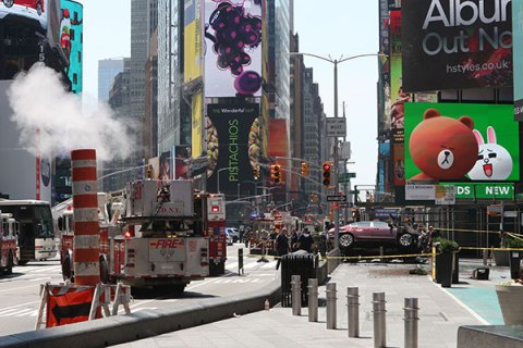 Times Square Crash Photos — Car Hits Pedestrians On Sidewalk ...