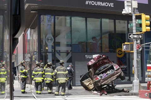 Times Square Crash Photos — Car Hits Pedestrians On Sidewalk ...