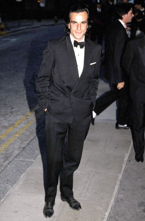 Daniel Day-Lewis — Photos Of The Reclusive Actor – Hollywood Life