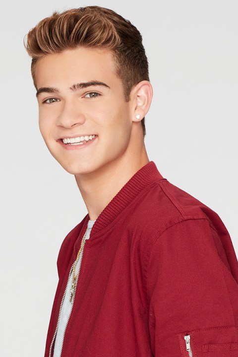 [Pics] ‘Boy Band’ Photos – Hollywood Life