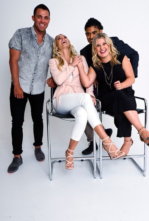 ‘Siesta Key’ Photo Shoot: See Exclusive Cast Pics – Hollywood Life