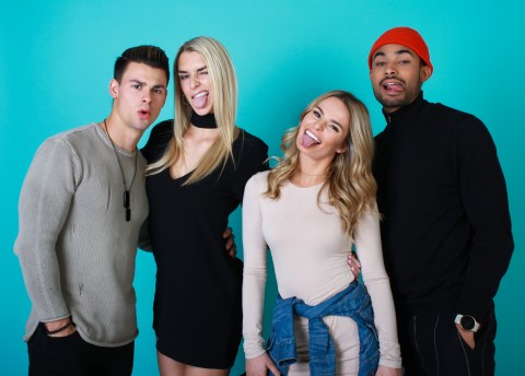 ‘Siesta Key’ Photo Shoot: See Exclusive Cast Pics – Hollywood Life