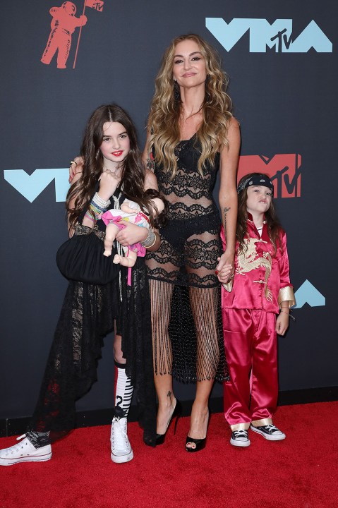 [PICS] See Stars Who Brought Their Kids To The 2017 VMAs – Hollywood Life