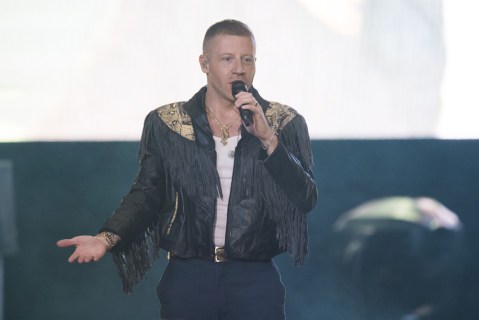 Macklemore PICS: Photos of the Rapper – Hollywood Life