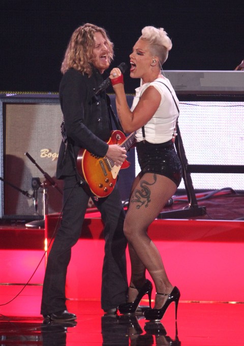 Pink’s Best VMAs Moments Pictures — See Photos Of Her Performances ...