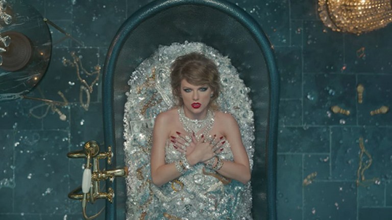 Celebs In The Bathtub — See Taylor Swift, Bella Thorne & More ...