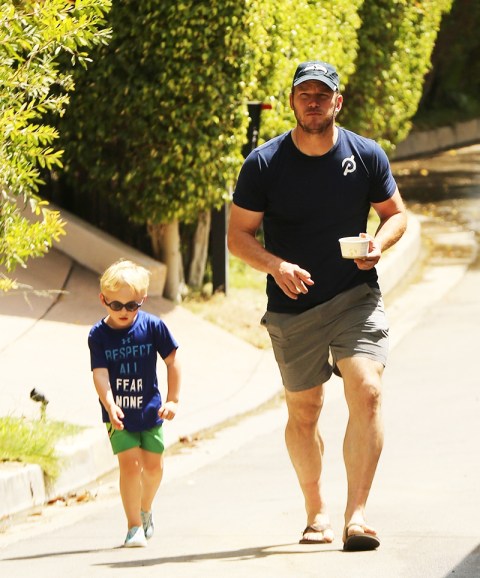 Jack Pratt with Chris & Anna Faris: New Pics – Hollywood Life