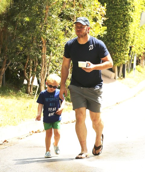 Jack Pratt with Chris & Anna Faris: New Pics – Hollywood Life