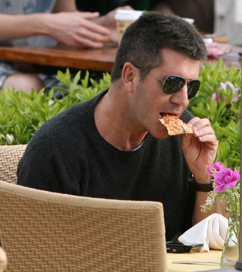 Celebrities Eating Pizza — See Photos – Hollywood Life