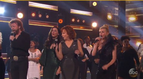 2017 CMAs Best Moments — See The CMA Awards Show Highlights – Hollywood ...