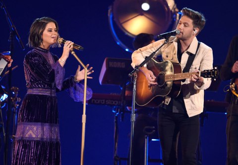 2017 CMAs Best Moments — See The CMA Awards Show Highlights – Hollywood ...