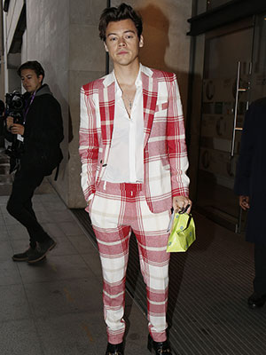 Biggest Fashion Risks Of 2017: Photos Of The Year’s Craziest Celebrity ...