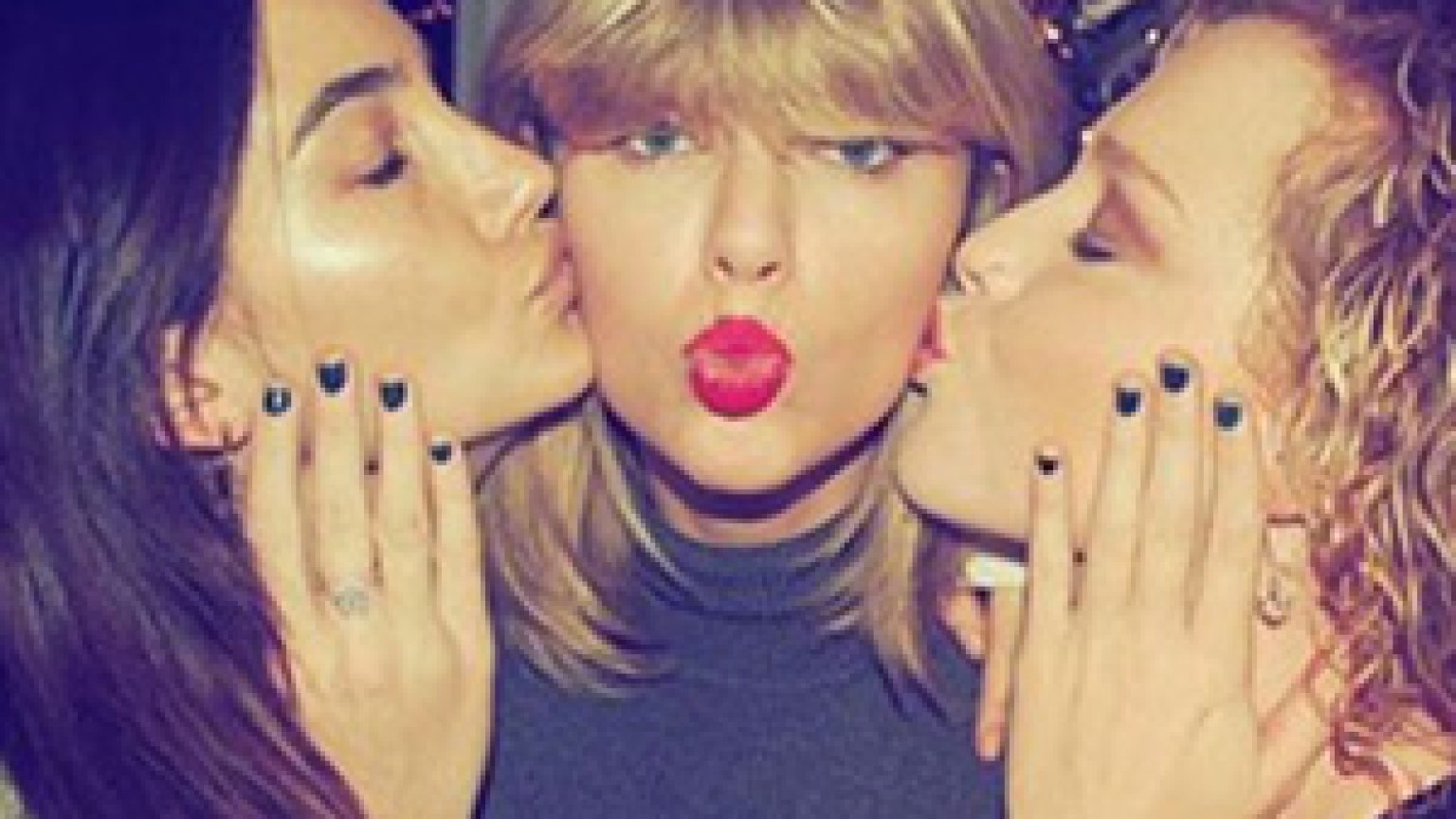 Celebrities Kissing Under Mistletoe: See Their Christmas Smooches ...