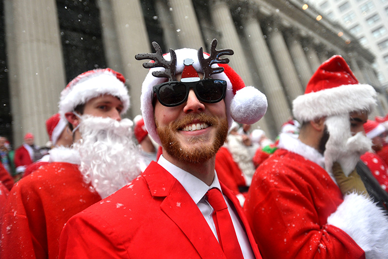 SantaCon 2017: See Pics Of The NYC Event & All The Santa Costumes ...