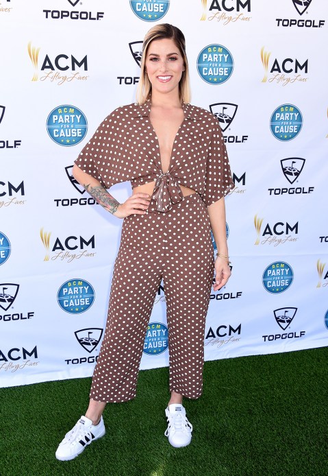 Cassadee Pope: Photos Of The Singer – Hollywood Life