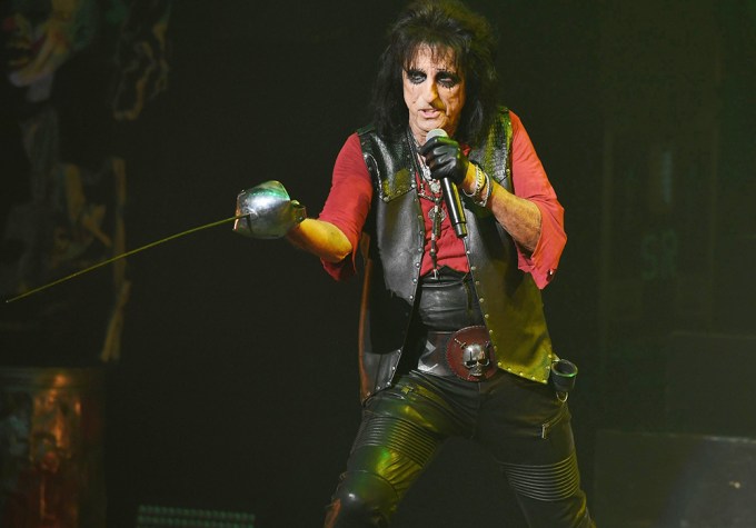Alice Cooper: Photos Of The Rock & Roll Icon – Hollywood Life